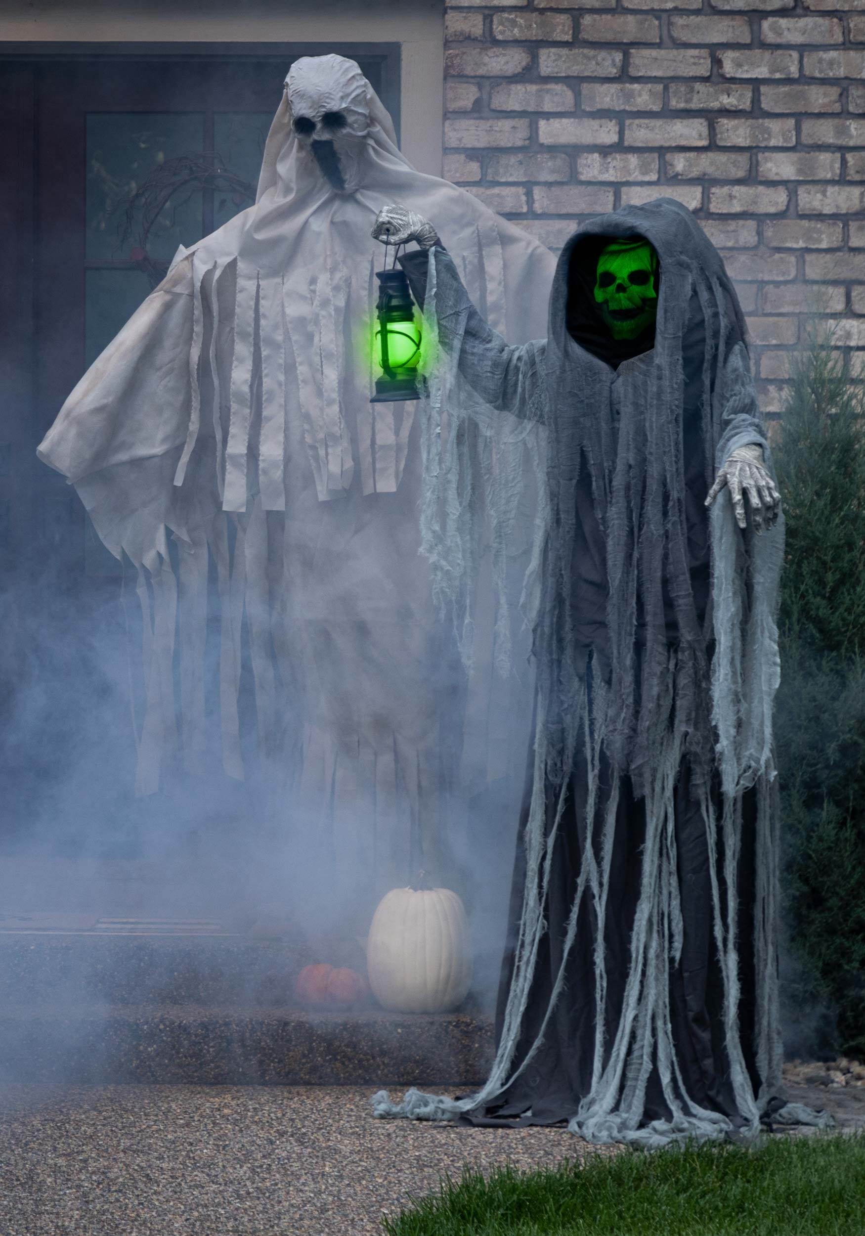 Looming Haunted Phantom Animated Decoration